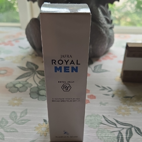 JAFRA | Grooming | Jafra White Moisturizing Cream For Radiant Skin ...